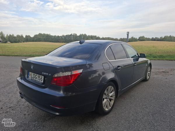 Grey BMW 525 2008 in Alytus, with an engine capacity of 3.00 L and mileage of 314 thousand km for 3750 €, photo 8 on AUTOMOTO.COM.LV