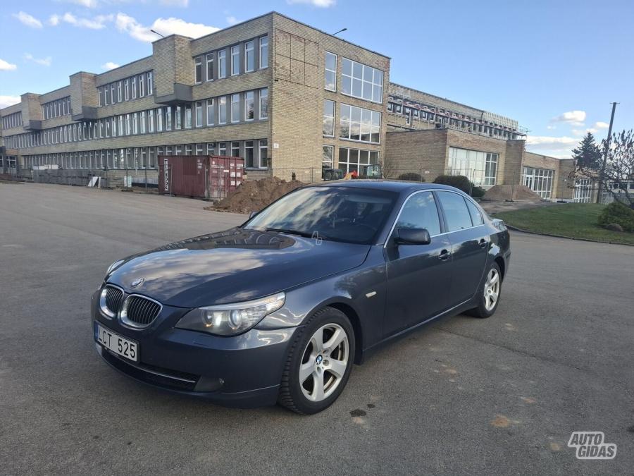 Grey BMW 525 2009 in Alytus, with an engine capacity of 3.00 L and mileage of 360 thousand km for 4950 €, photo 1 on AUTOMOTO.COM.LV