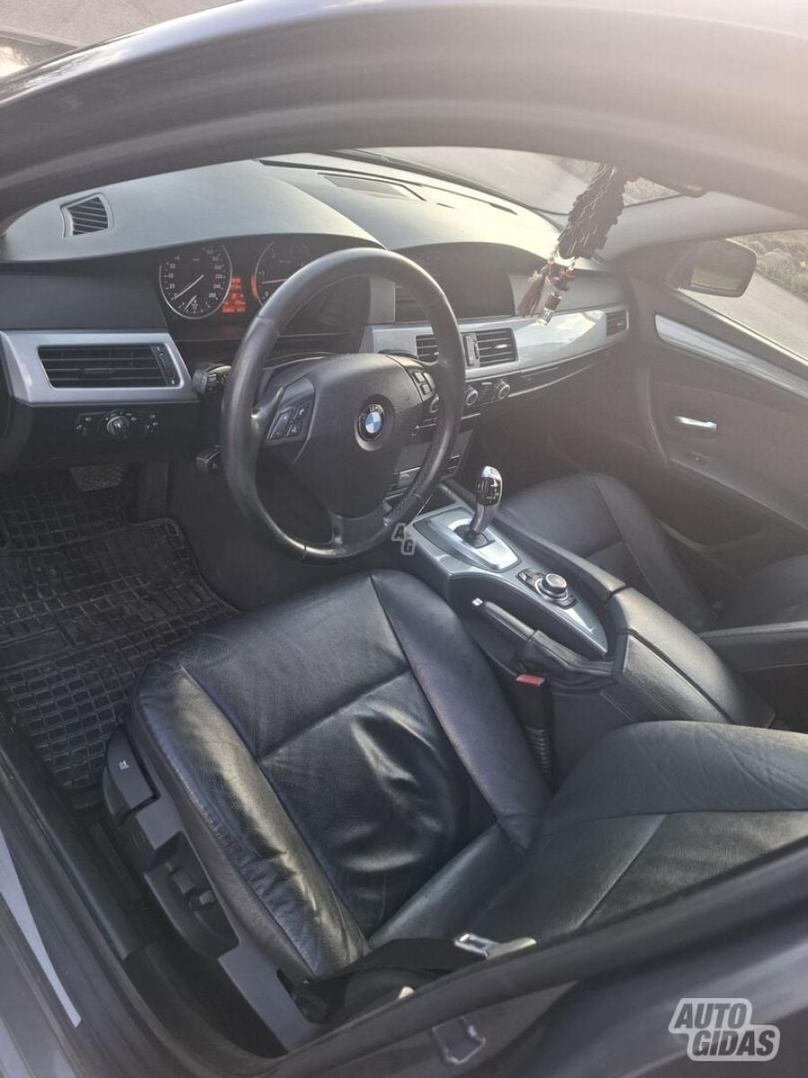 Grey BMW 525 2009 in Alytus, with an engine capacity of 3.00 L and mileage of 360 thousand km for 4950 €, photo 13 on AUTOMOTO.COM.LV