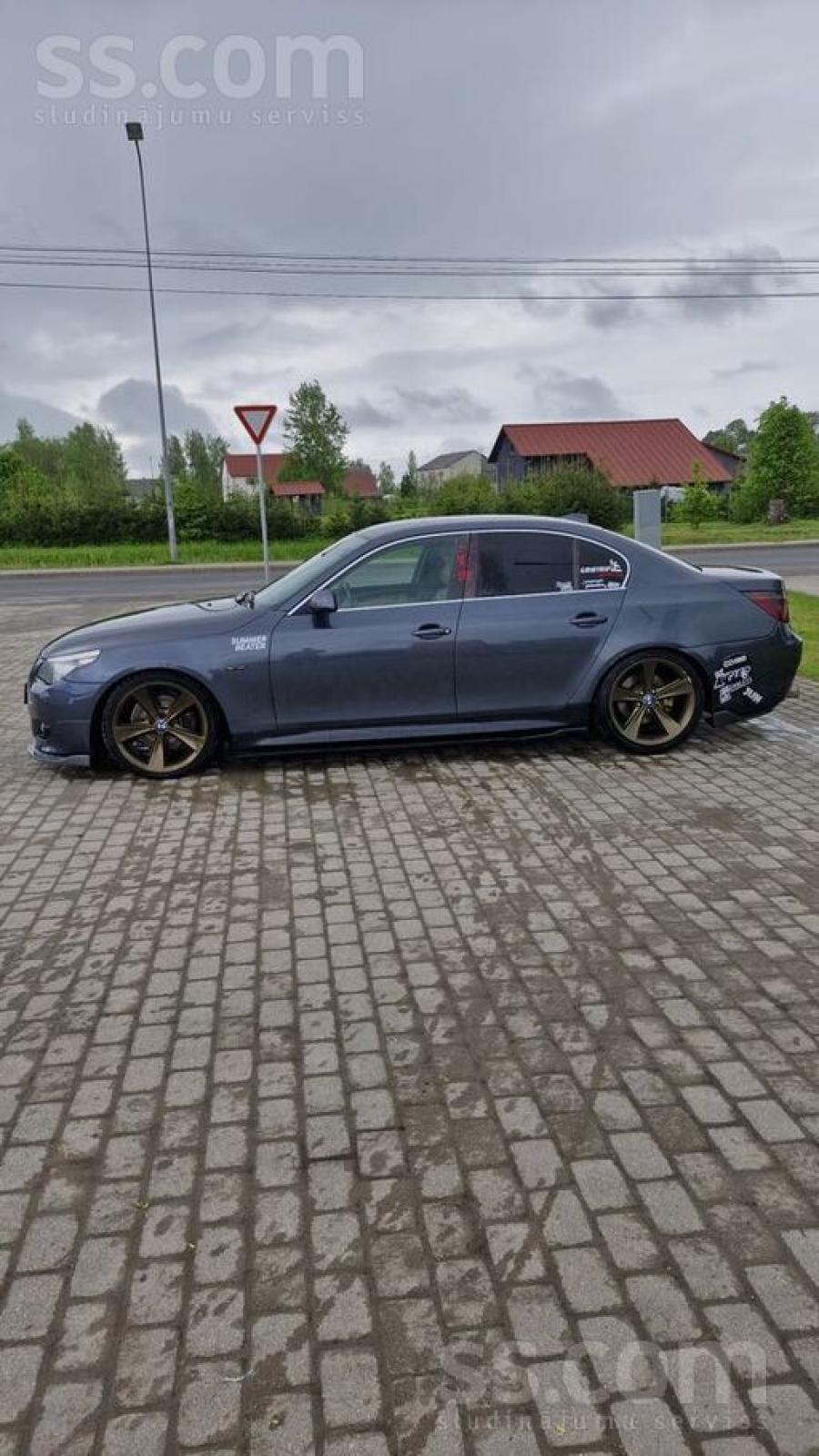 Pelēks BMW 525 2009 Rīga, ar dzinēja tilpumu 3.00 L un nobraukumu 397 tūkst. km par 5500 €, foto 6 vietnē AUTOMOTO.COM.LV