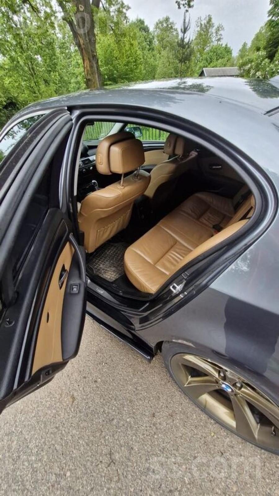 Pelēks BMW 525 2009 Rīga, ar dzinēja tilpumu 3.00 L un nobraukumu 397 tūkst. km par 5500 €, foto 11 vietnē AUTOMOTO.COM.LV