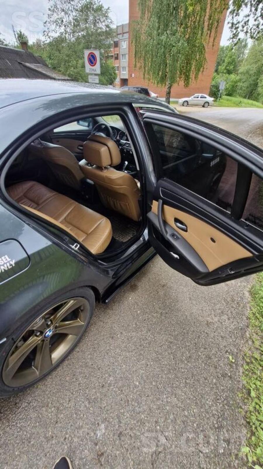 Pelēks BMW 525 2009 Rīga, ar dzinēja tilpumu 3.00 L un nobraukumu 397 tūkst. km par 5500 €, foto 12 vietnē AUTOMOTO.COM.LV