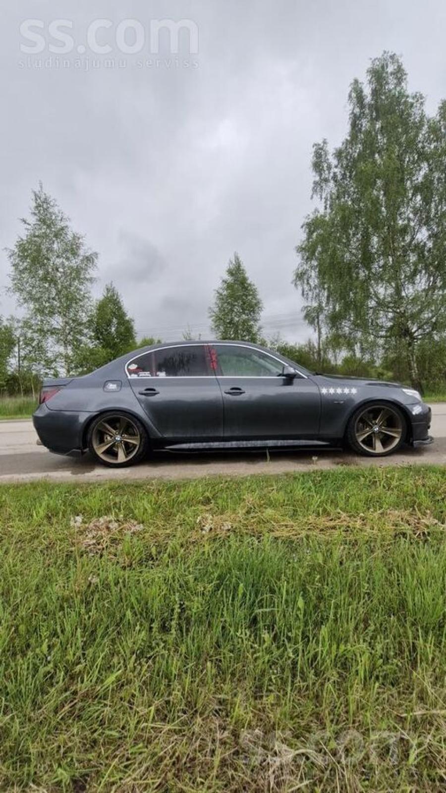 Pelēks BMW 525 2009 Rīga, ar dzinēja tilpumu 3.00 L un nobraukumu 397 tūkst. km par 5500 €, foto 13 vietnē AUTOMOTO.COM.LV