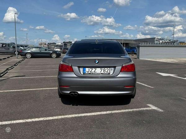 Grey BMW 525 2009 in Vilnius, with an engine capacity of 3.00 L and mileage of 313 thousand km for 4500 €, photo 4 on AUTOMOTO.COM.LV