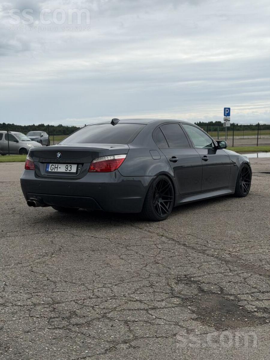 Pelēks BMW 525 2009 Liepāja, ar dzinēja tilpumu 3.00 L un nobraukumu 327 tūkst. km par 8900 €, foto 8 vietnē AUTOMOTO.COM.LV