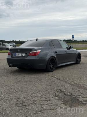 Pelēks BMW 525 2009 Liepāja, ar dzinēja tilpumu 3.00 L un nobraukumu 327 tūkst. km par 8900 €, foto 9 vietnē AUTOMOTO.COM.LV