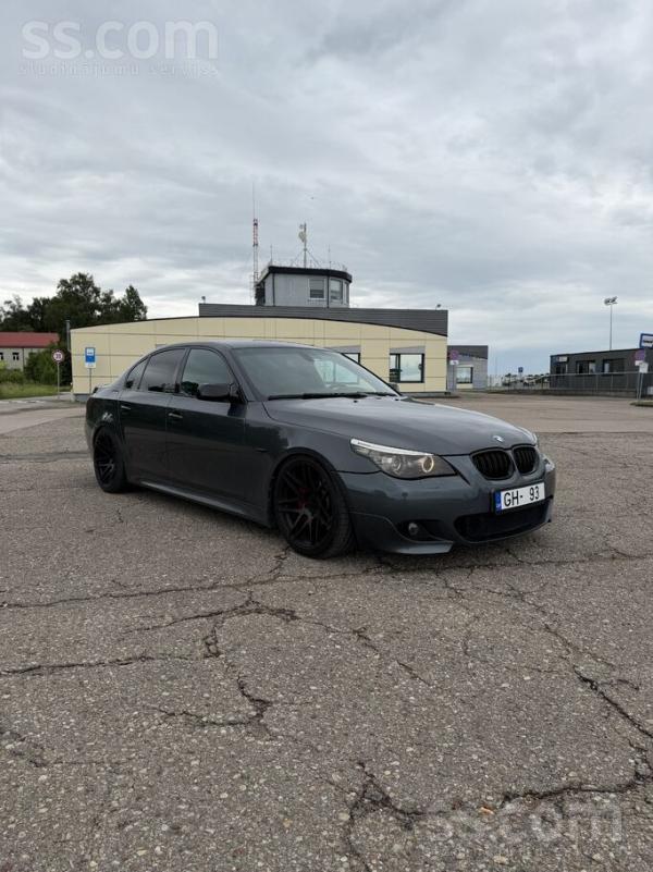 Pelēks BMW 525 2009 Liepāja, ar dzinēja tilpumu 3.00 L un nobraukumu 327 tūkst. km par 8900 €, foto 3 vietnē AUTOMOTO.COM.LV