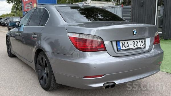 Pelēks BMW 525 2009 Rīga, ar dzinēja tilpumu 3.00 L un nobraukumu 377 tūkst. km par 2650 €, foto 4 vietnē AUTOMOTO.COM.LV