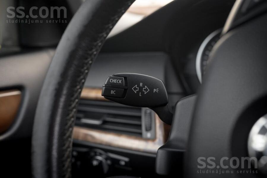 Grey BMW 525 2009 in Talsi, with an engine capacity of 3.00 L and mileage of 242 thousand km for 5590 €, photo 16 on AUTOMOTO.COM.LV