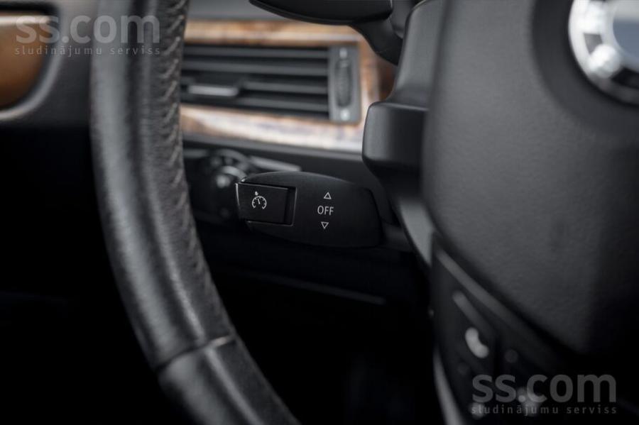 Grey BMW 525 2009 in Talsi, with an engine capacity of 3.00 L and mileage of 242 thousand km for 5590 €, photo 17 on AUTOMOTO.COM.LV