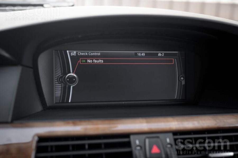 Grey BMW 525 2009 in Talsi, with an engine capacity of 3.00 L and mileage of 242 thousand km for 5590 €, photo 25 on AUTOMOTO.COM.LV