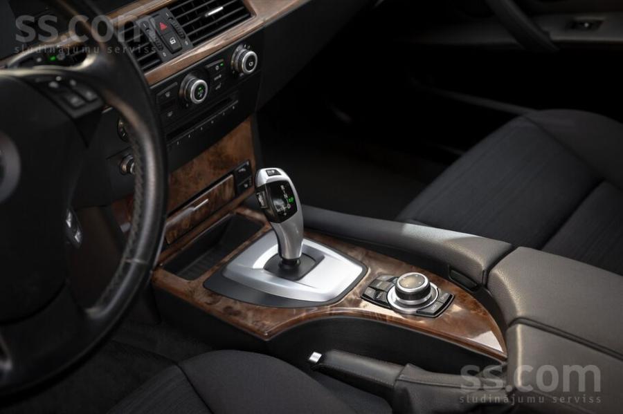Grey BMW 525 2009 in Talsi, with an engine capacity of 3.00 L and mileage of 242 thousand km for 5590 €, photo 28 on AUTOMOTO.COM.LV
