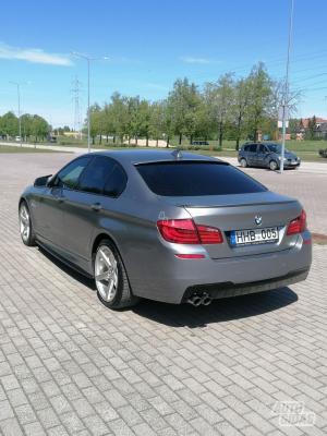 Grey BMW 525 2010 in Siauliai, with an engine capacity of 3.00 L and mileage of 294 thousand km for 10950 €, photo 5 on AUTOMOTO.COM.LV