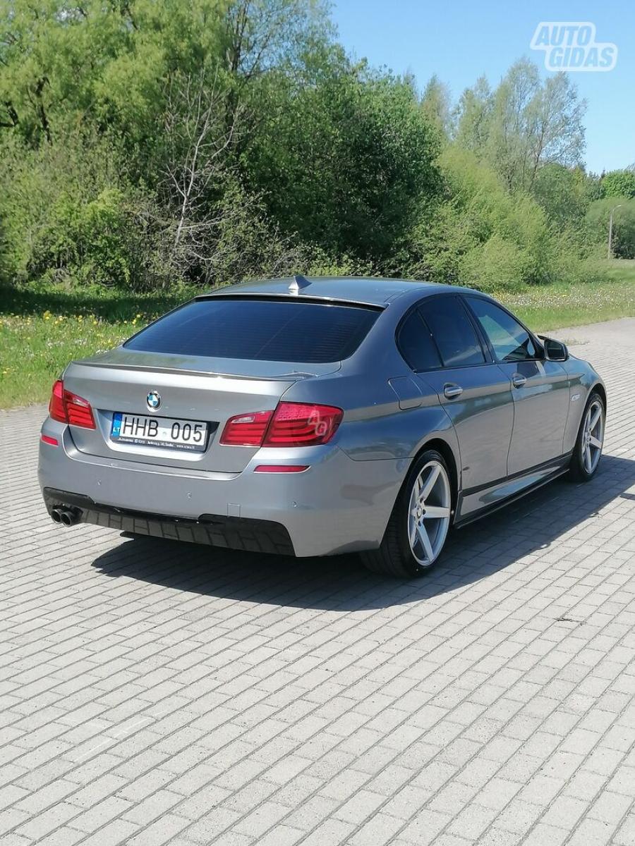 Grey BMW 525 2010 in Siauliai, with an engine capacity of 3.00 L and mileage of 294 thousand km for 10950 €, photo 6 on AUTOMOTO.COM.LV