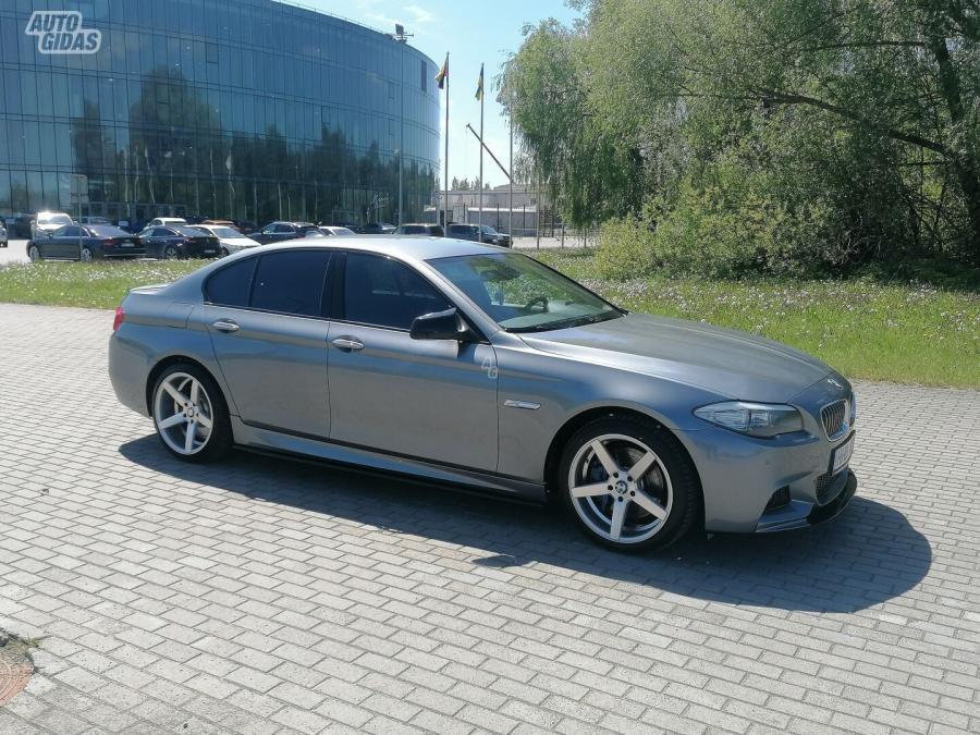 Grey BMW 525 2010 in Siauliai, with an engine capacity of 3.00 L and mileage of 294 thousand km for 10950 €, photo 7 on AUTOMOTO.COM.LV