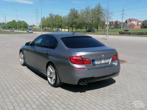 Grey BMW 525 2010 in Siauliai, with an engine capacity of 3.00 L and mileage of 294 thousand km for 10950 €, photo 14 on AUTOMOTO.COM.LV