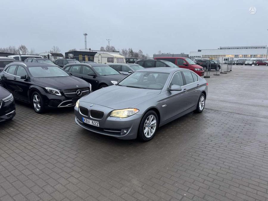 Grey BMW 525 2010 in Marijampole, with an engine capacity of 2.99 L and mileage of 362 thousand km for 7150 €, photo 1 on AUTOMOTO.COM.LV
