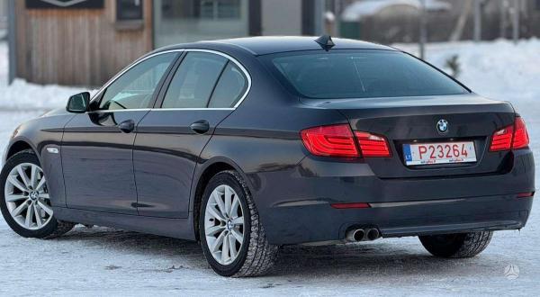 Grey BMW 525 2010 in Raseiniai, with an engine capacity of 2.99 L and mileage of 236 thousand km for 7799 €, photo 1 on AUTOMOTO.COM.LV