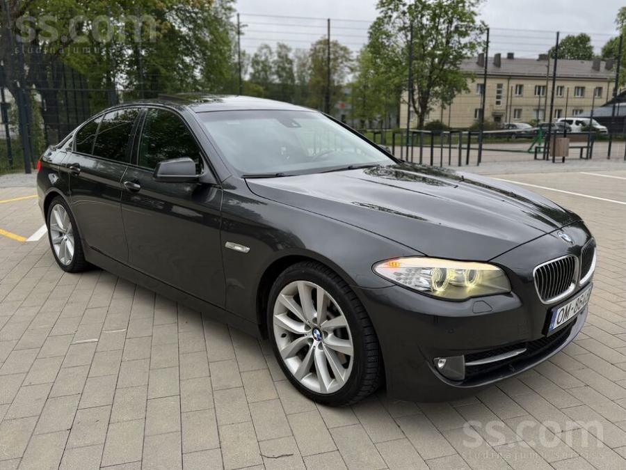 Серый БМВ 525 2010 в Елгава, объемом двигателя 3.00 л и пробегом 350 тыс. км за 8300 €, фото 1 на AUTOMOTO.COM.LV