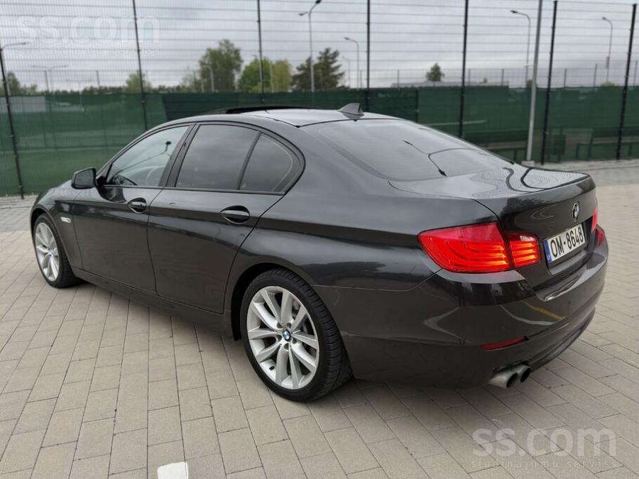 Серый БМВ 525 2010 в Елгава, объемом двигателя 3.00 л и пробегом 350 тыс. км за 8300 €, фото 5 на AUTOMOTO.COM.LV