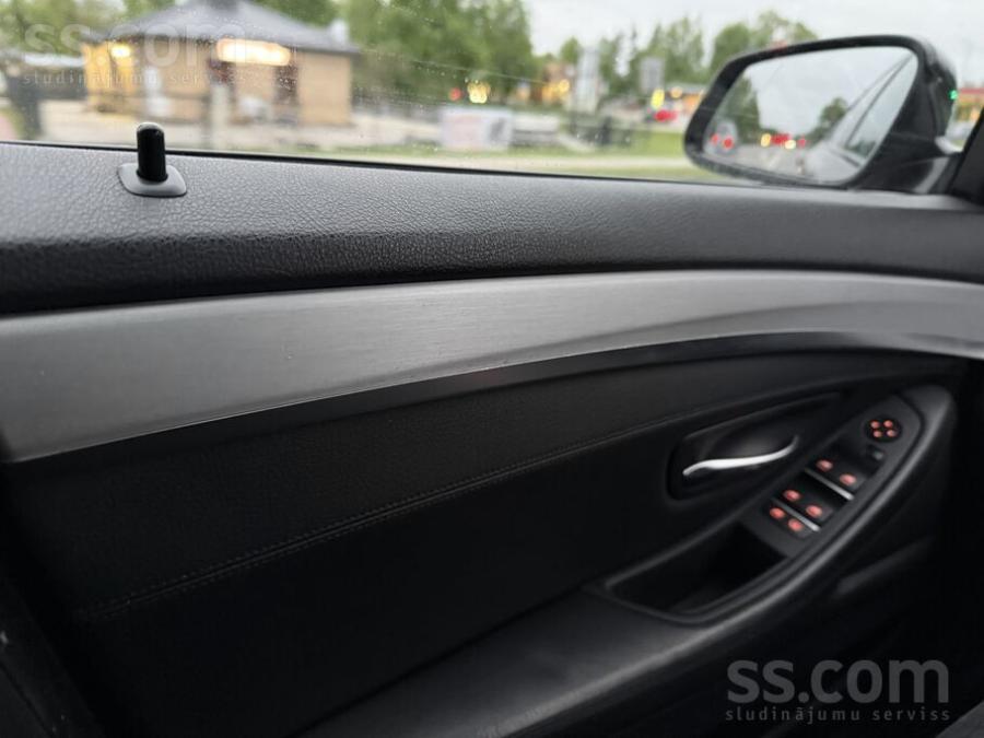 Серый БМВ 525 2010 в Елгава, объемом двигателя 3.00 л и пробегом 350 тыс. км за 8300 €, фото 18 на AUTOMOTO.COM.LV