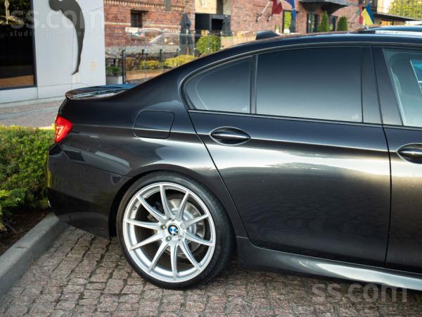 Pelēks BMW 525 2010 Liepāja, ar dzinēja tilpumu 3.00 L un nobraukumu 273 tūkst. km par 13000 €, foto 6 vietnē AUTOMOTO.COM.LV
