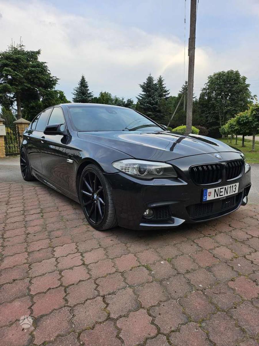 Grey BMW 525 2010 in Vilnius, with an engine capacity of 2.99 L and mileage of 323 thousand km for 10000 €, photo 1 on AUTOMOTO.COM.LV