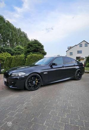 Grey BMW 525 2010 in Vilnius, with an engine capacity of 2.99 L and mileage of 323 thousand km for 10000 €, photo 4 on AUTOMOTO.COM.LV