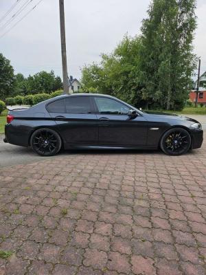 Grey BMW 525 2010 in Vilnius, with an engine capacity of 2.99 L and mileage of 323 thousand km for 10000 €, photo 10 on AUTOMOTO.COM.LV