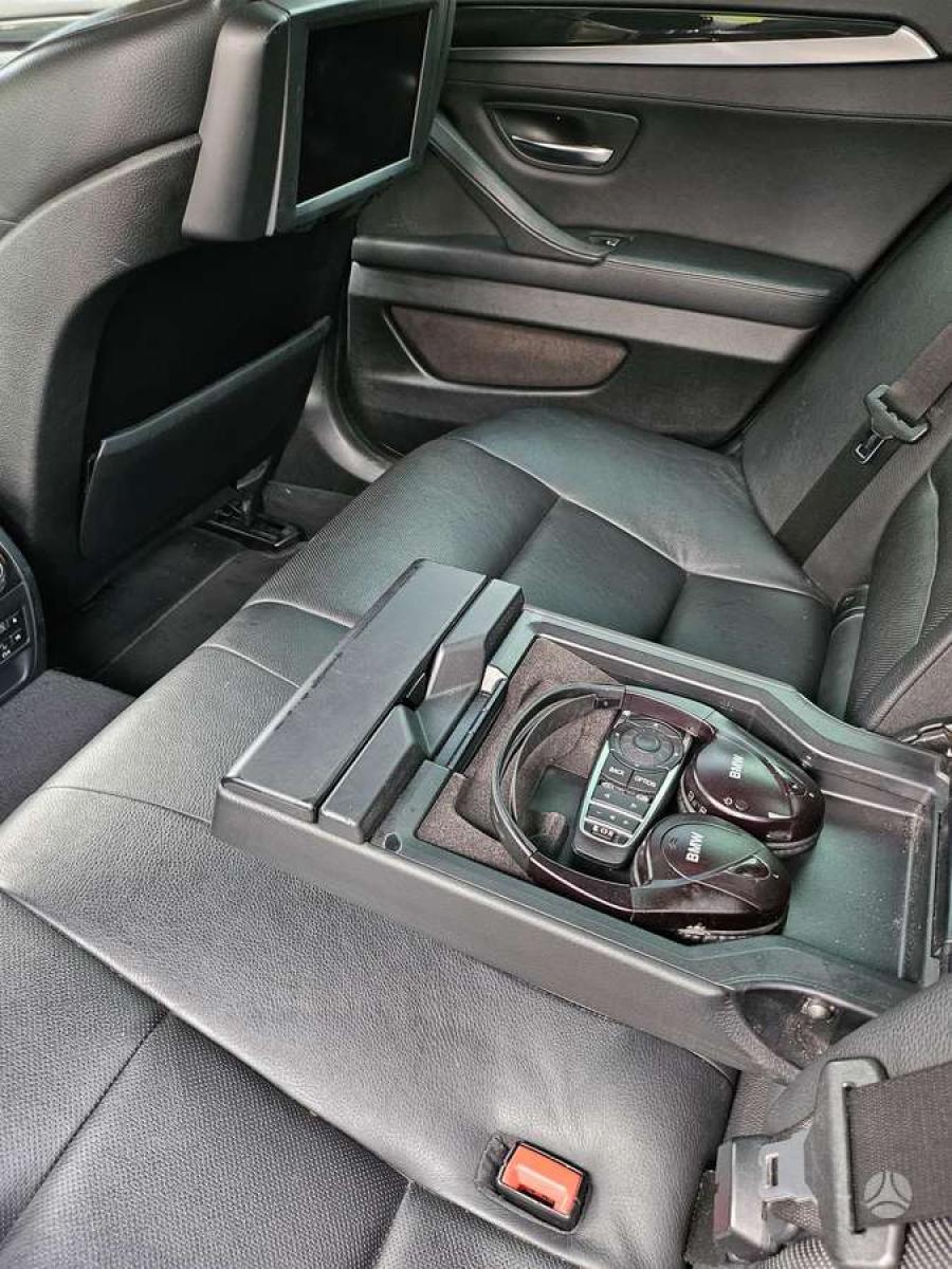 Grey BMW 525 2010 in Vilnius, with an engine capacity of 2.99 L and mileage of 323 thousand km for 10000 €, photo 16 on AUTOMOTO.COM.LV