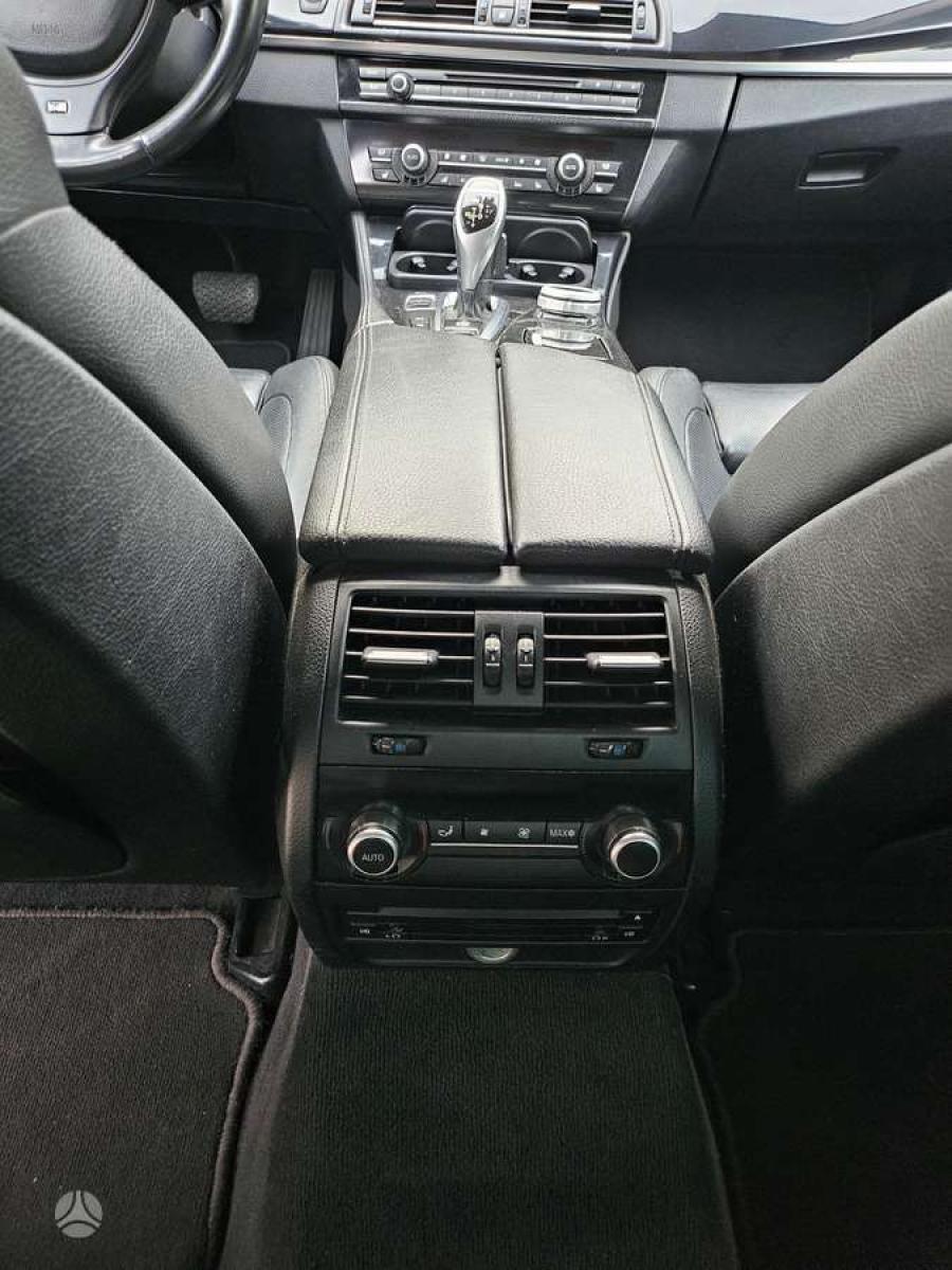 Grey BMW 525 2010 in Vilnius, with an engine capacity of 2.99 L and mileage of 323 thousand km for 10000 €, photo 18 on AUTOMOTO.COM.LV