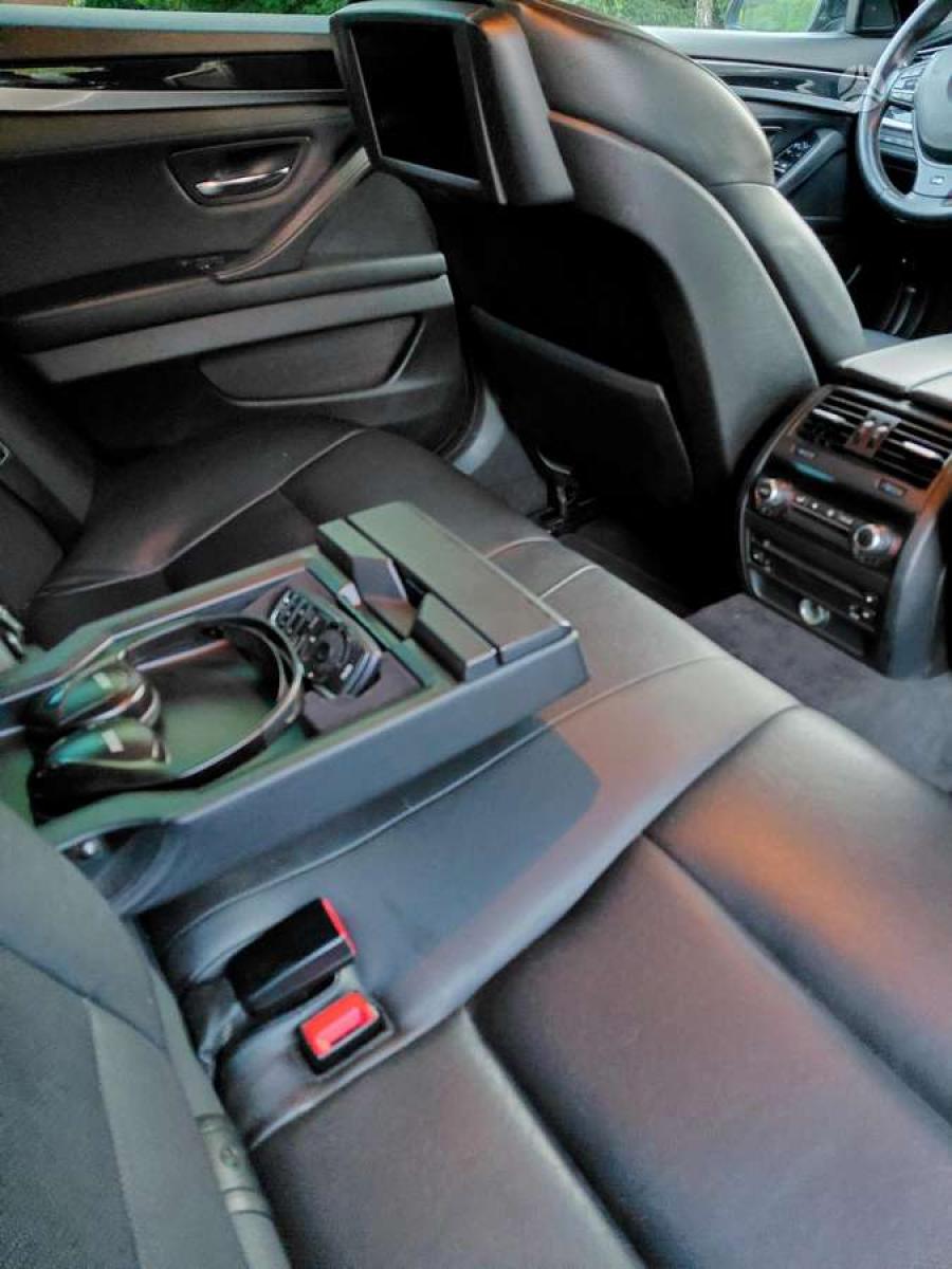 Grey BMW 525 2010 in Vilnius, with an engine capacity of 2.99 L and mileage of 323 thousand km for 10000 €, photo 20 on AUTOMOTO.COM.LV