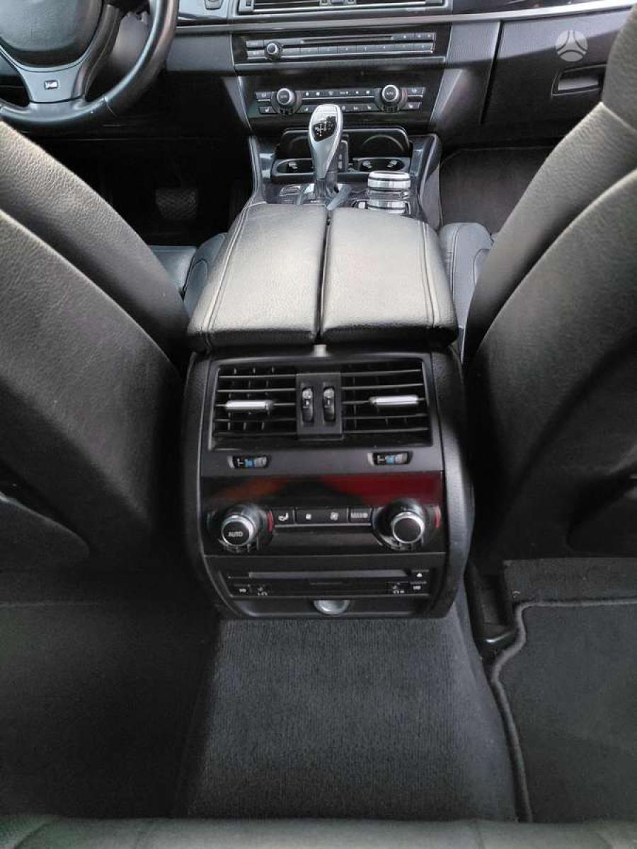 Grey BMW 525 2010 in Vilnius, with an engine capacity of 2.99 L and mileage of 323 thousand km for 10000 €, photo 22 on AUTOMOTO.COM.LV