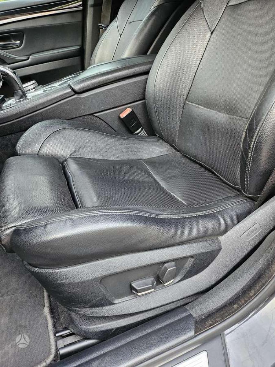 Grey BMW 525 2010 in Vilnius, with an engine capacity of 2.99 L and mileage of 323 thousand km for 10000 €, photo 23 on AUTOMOTO.COM.LV