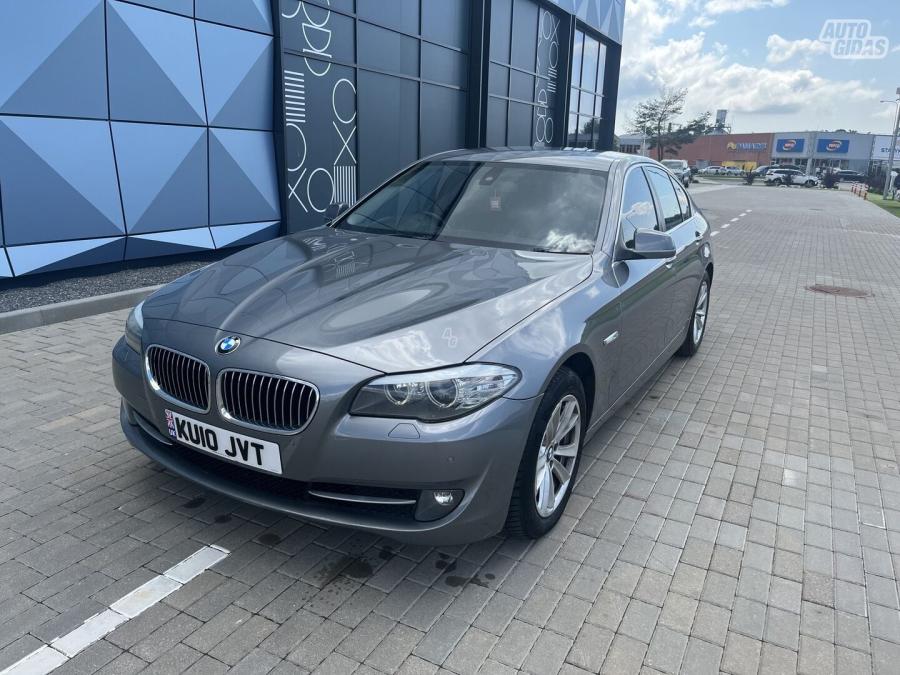 Grey BMW 525 2010 in Silute, with an engine capacity of 3.00 L and mileage of 210 thousand km for 3500 €, photo 1 on AUTOMOTO.COM.LV