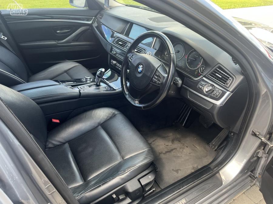 Grey BMW 525 2010 in Silute, with an engine capacity of 3.00 L and mileage of 210 thousand km for 3500 €, photo 12 on AUTOMOTO.COM.LV
