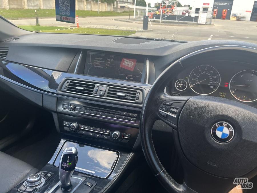 Grey BMW 525 2010 in Silute, with an engine capacity of 3.00 L and mileage of 210 thousand km for 3500 €, photo 13 on AUTOMOTO.COM.LV