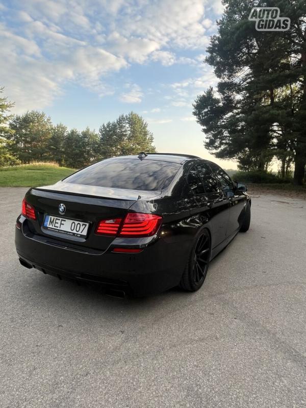 Grey BMW 525 2010 in Panevezys, with an engine capacity of 3.00 L and mileage of 343 thousand km for 9850 €, photo 3 on AUTOMOTO.COM.LV