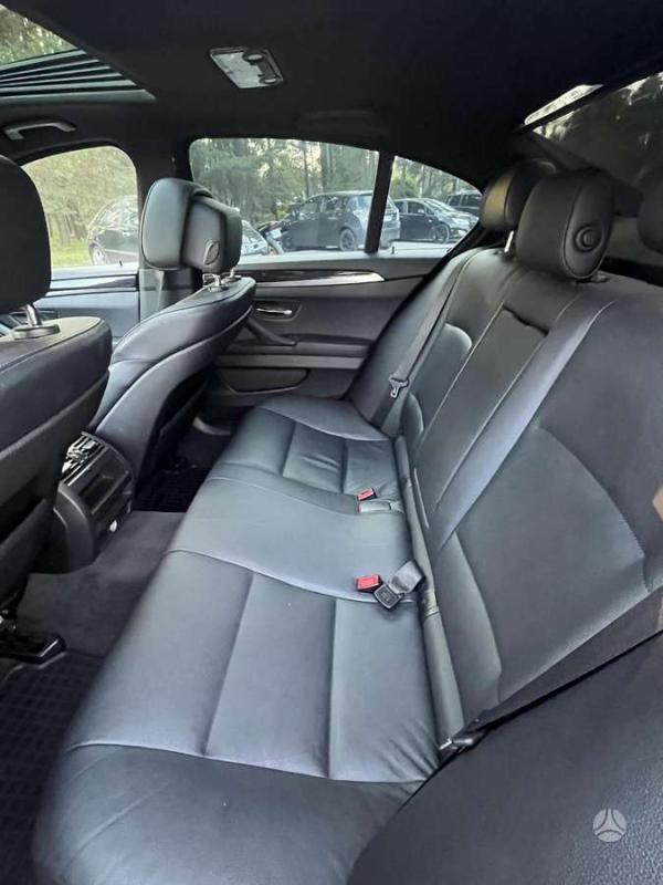 Grey BMW 525 2010 in Panevezys, with an engine capacity of 2.99 L and mileage of 344 thousand km for 9500 €, photo 9 on AUTOMOTO.COM.LV