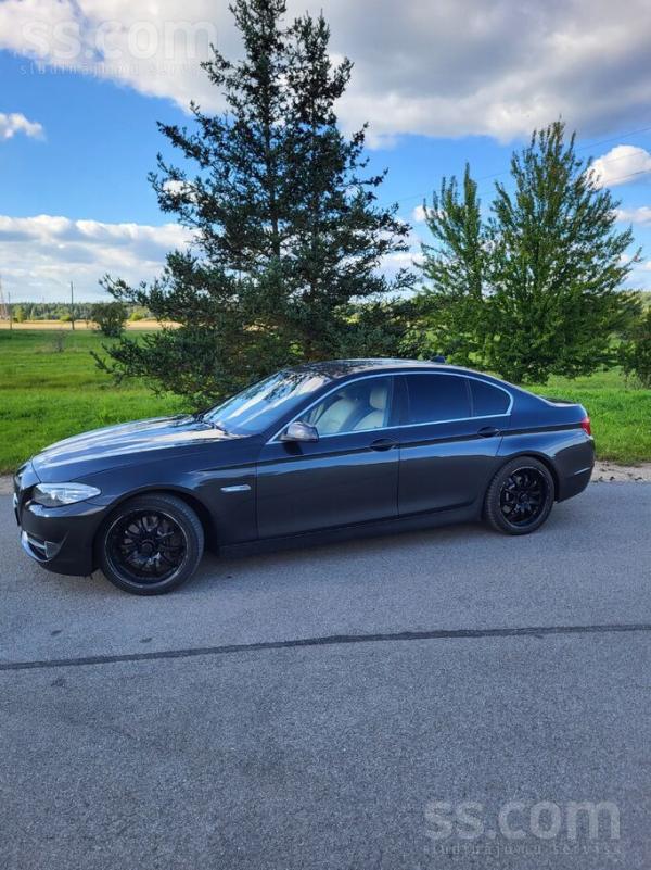 Grey BMW 525 2010 in Kuldiga, with an engine capacity of 3.00 L and mileage of 412 thousand km for 7999 €, photo 4 on AUTOMOTO.COM.LV