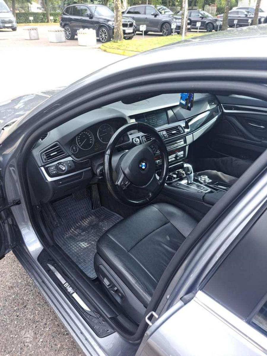 Pelēks BMW 525 2010 Marijampole, ar dzinēja tilpumu 2.99 L un nobraukumu 363 tūkst. km par 7150 €, foto 9 vietnē AUTOMOTO.COM.LV