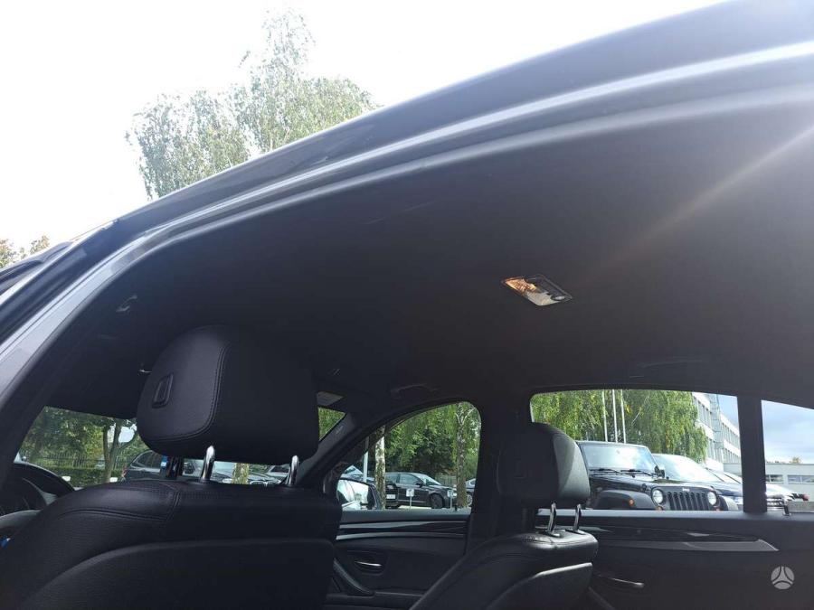Pelēks BMW 525 2010 Marijampole, ar dzinēja tilpumu 2.99 L un nobraukumu 363 tūkst. km par 7150 €, foto 12 vietnē AUTOMOTO.COM.LV