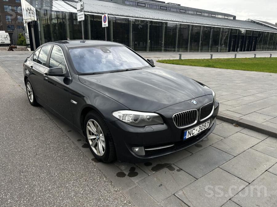 Pelēks BMW 525 2010 Rīga, ar dzinēja tilpumu 3.00 L un nobraukumu 321 tūkst. km par 7500 €, foto 1 vietnē AUTOMOTO.COM.LV