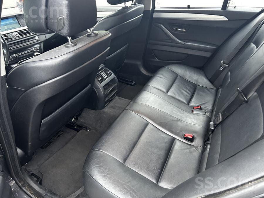 Pelēks BMW 525 2010 Rīga, ar dzinēja tilpumu 3.00 L un nobraukumu 321 tūkst. km par 7500 €, foto 7 vietnē AUTOMOTO.COM.LV