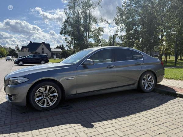 Pelēks BMW 525 2010 Kauņa, ar dzinēja tilpumu 2.99 L un nobraukumu 327 tūkst. km par 7000 €, foto 1 vietnē AUTOMOTO.COM.LV