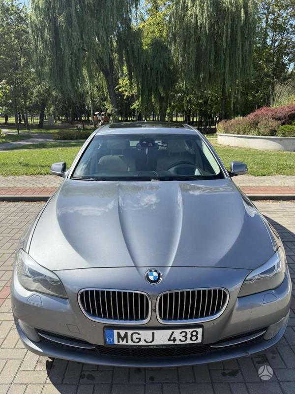 Pelēks BMW 525 2010 Kauņa, ar dzinēja tilpumu 2.99 L un nobraukumu 327 tūkst. km par 7000 €, foto 3 vietnē AUTOMOTO.COM.LV