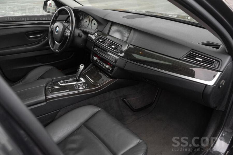 Grey BMW 525 2010 in Riga, with an engine capacity of 3.00 L and mileage of 425 thousand km for 8270 €, photo 21 on AUTOMOTO.COM.LV