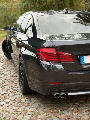 Pelēks BMW 525 2010 Kuldīga, ar dzinēja tilpumu 3.00 L un nobraukumu 0 tūkst. km par 9900 €, foto 4 vietnē AUTOMOTO.COM.LV