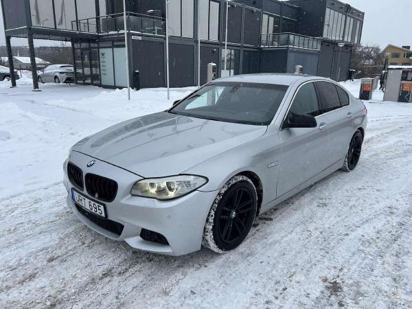Grey BMW 525 2011 in Vilnius, with an engine capacity of 2.99 L and mileage of 238 thousand km for 8200 €, photo 4 on AUTOMOTO.COM.LV