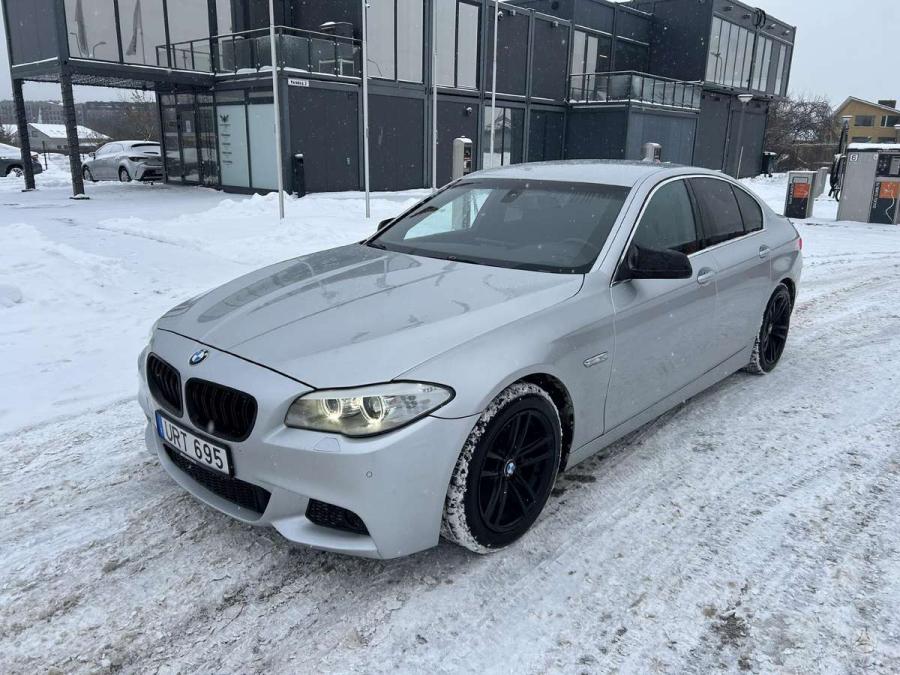 Pelēks BMW 525 2011 Viļņa, ar dzinēja tilpumu 2.99 L un nobraukumu 238 tūkst. km par 8200 €, foto 4 vietnē AUTOMOTO.COM.LV